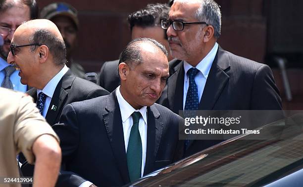 Aizaz Ahmad Chaudhry Photos And Premium High Res Pictures Getty Images