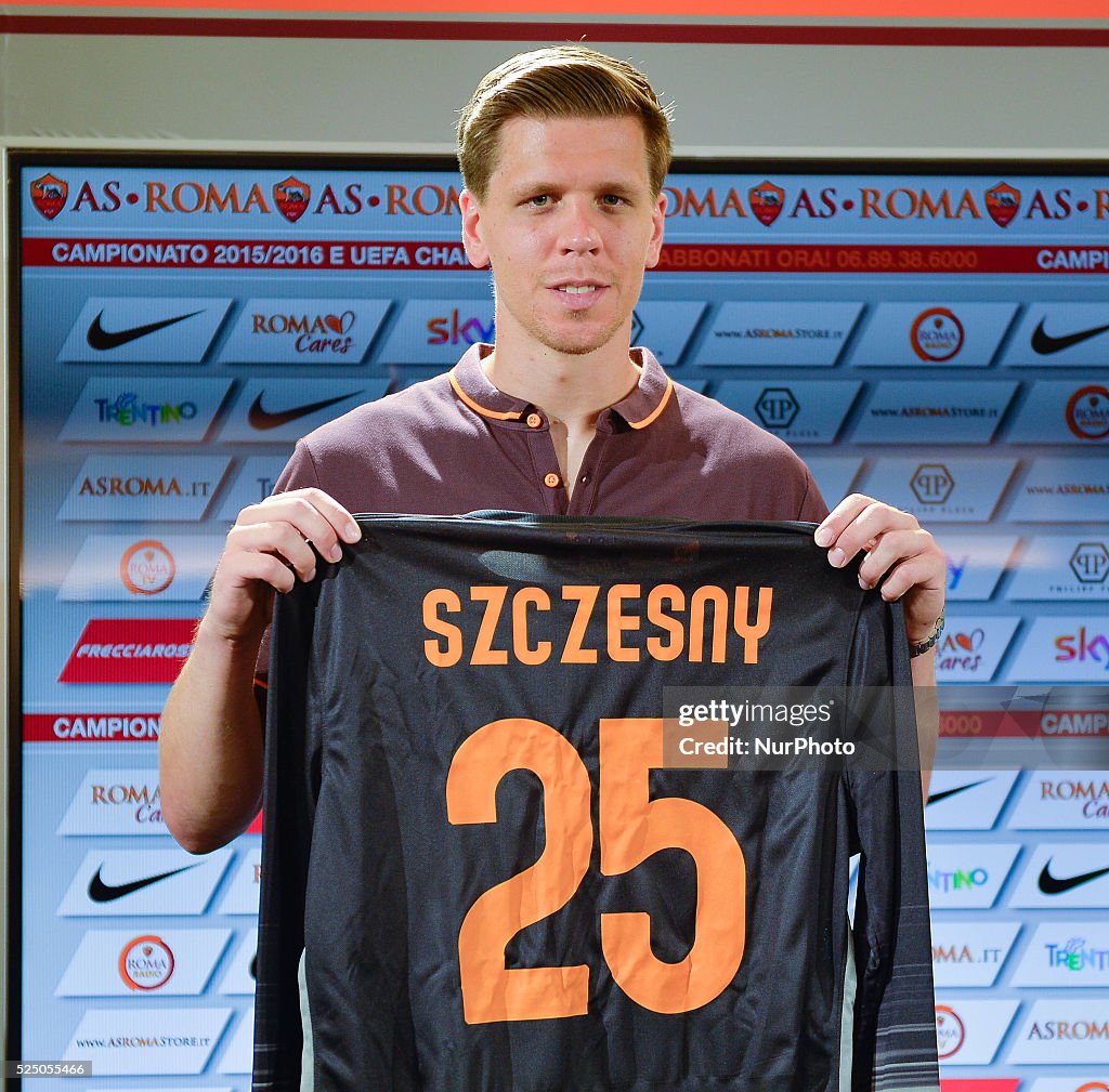 Wojciech Szczesny during his official presentation as AS Roma's new ... Wojciech Szczesny during his official presentation as AS Roma's new ...