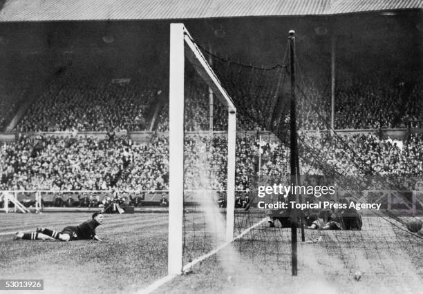 Sheffield United 1936 Photos And Premium High Res Pictures Getty Images