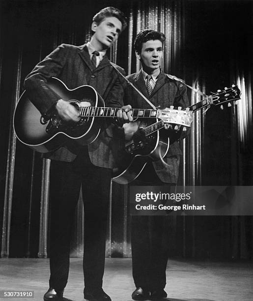 Photo Of Don Everly And Phil Everly And Everly Brothers Imagens E Fotografias De Stock Getty