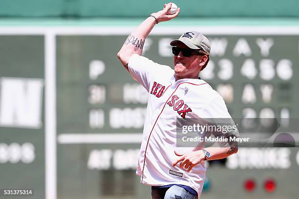 Seal Rob Oneill Photos and Premium High Res Pictures - Getty Images Seal Rob Oneill Photos and Premium High Res Pictures - Getty Images