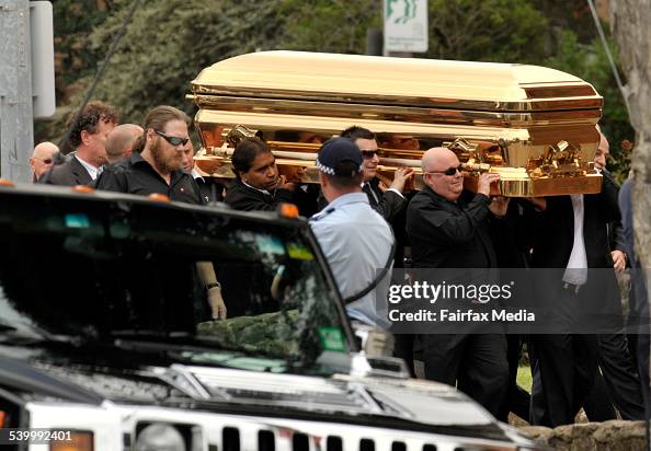 Carl Williams Funeral Carl Williams Gold Plated Coffin Is Carried News Photo Getty Images