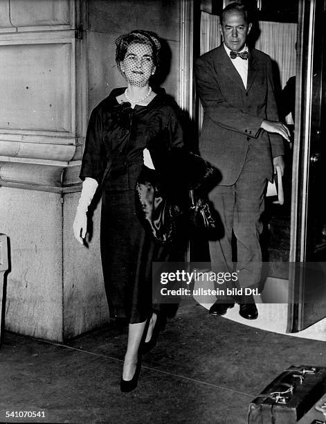 Barbara Hutton Photos Photos And Premium High Res Pictures Getty Images