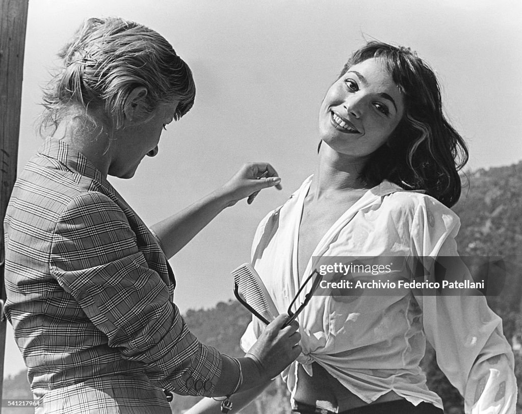 Elsa Martinelli During A Cover Shoot For The Italian Weekly Magazine