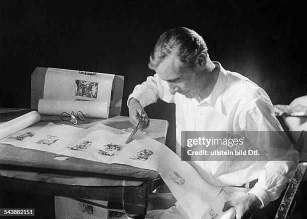 Storyboard Creation Photos and Premium High Res Pictures - Getty Images Storyboard Creation Photos and Premium High Res Pictures - Getty Images