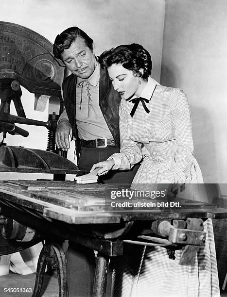 Ava Vincent Photos And Premium High Res Pictures Getty Images
