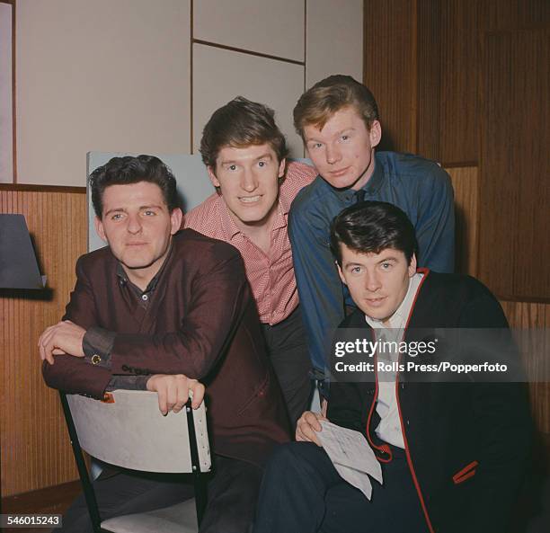 Chris Curtis Mike Photos And Premium High Res Pictures Getty Images