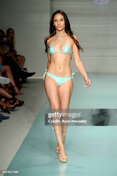 Du Aqua At Miami Swim Week Art Hearts Fashion Photos and Premium High ... Du Aqua At Miami Swim Week Art Hearts Fashion Photos and Premium High ...