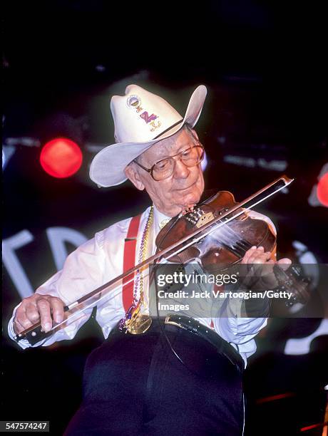 Luderin Darbone Photos and Premium High Res Pictures - Getty Images Luderin Darbone Photos and Premium High Res Pictures - Getty Images