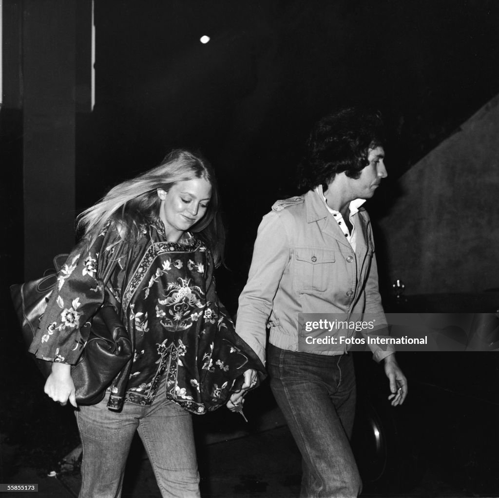 American Actress Goldie Hawn And Her Second Husband Musician And News Photo Getty Images