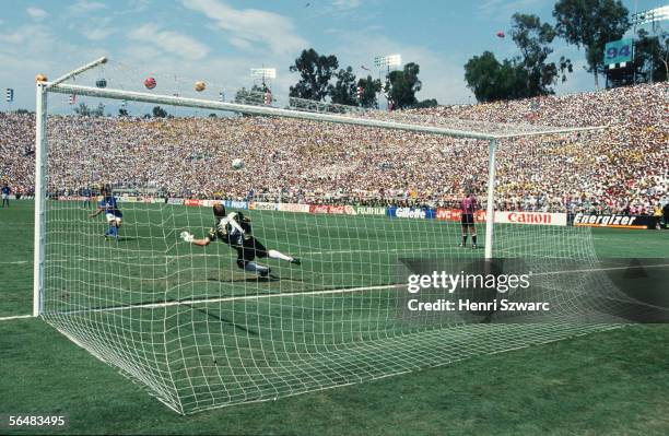 Roberto Baggio Penalty Photos and Premium High Res Pictures - Getty Images Roberto Baggio Penalty Photos and Premium High Res Pictures - Getty Images
