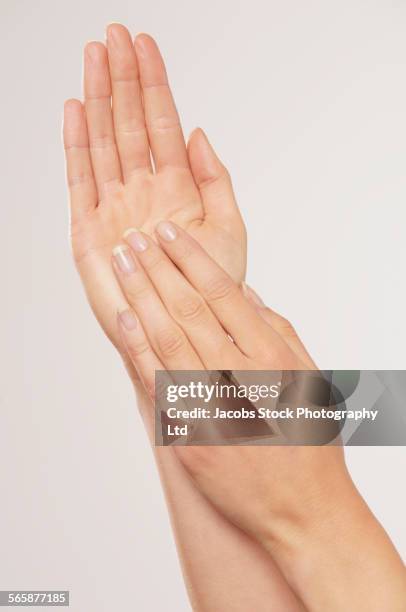 How To Hand Rub Photos And Premium High Res Pictures Getty Images