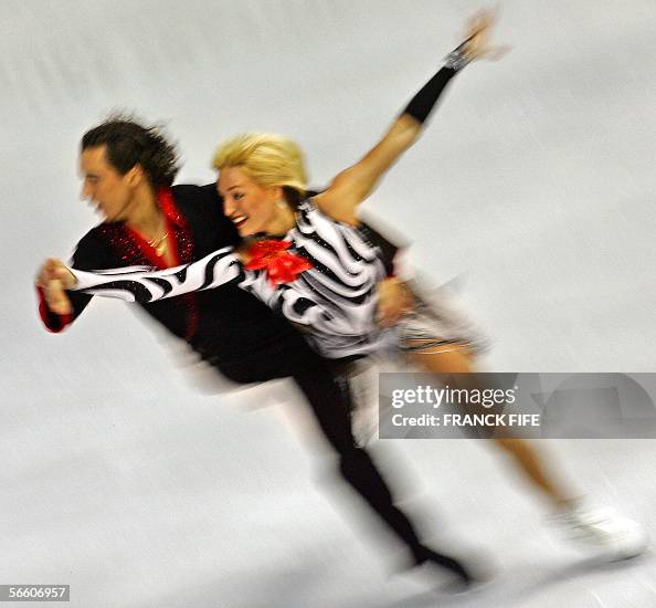 Azerbaijani pair Kristin Fraser and Igor Lukanin perform in the Ice ... Azerbaijani pair Kristin Fraser and Igor Lukanin perform in the Ice ...