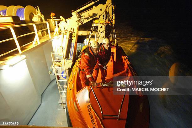 62 Canot De Sauvetage Photos & High Res Pictures - Getty Images 62 Canot De Sauvetage Photos & High Res Pictures - Getty Images
