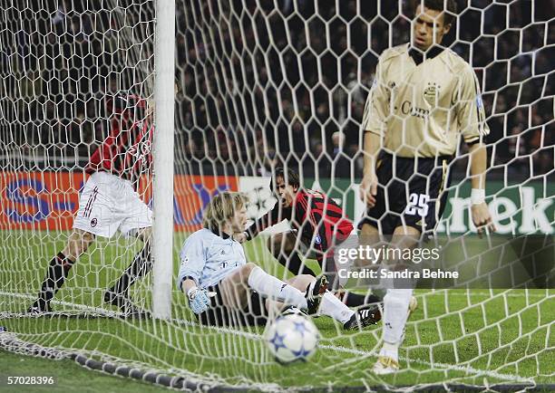 Disappointment Goalkeeper Oliver Kahn Photos and Premium High Res ... Disappointment Goalkeeper Oliver Kahn Photos and Premium High Res ...