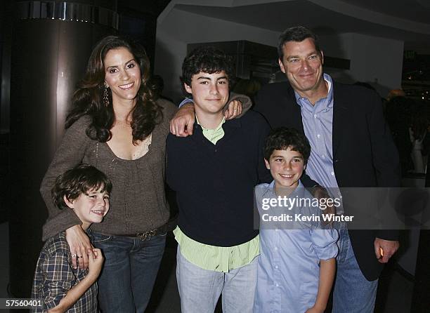 Jami Gertz Husband Photos and Premium High Res Pictures - Getty Images Jami Gertz Husband Photos and Premium High Res Pictures - Getty Images