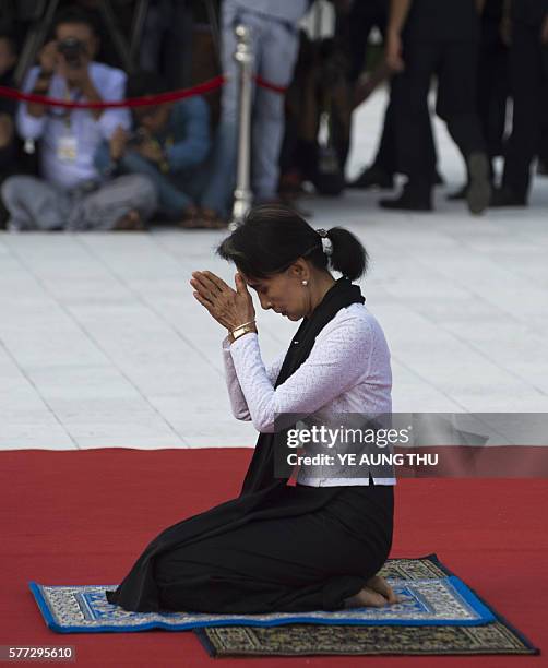524 State Counsellor Of Myanmar And Foreign Minister Stock Photos, High ... 524 State Counsellor Of Myanmar And Foreign Minister Stock Photos, High ...