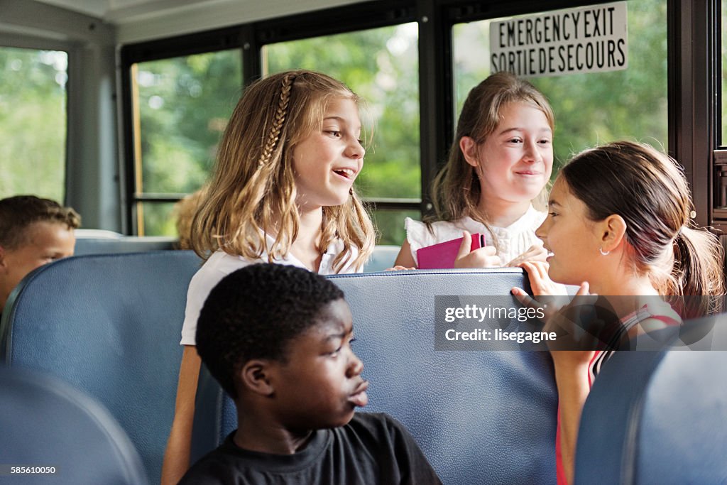 Écoliers Dans Lautobus Scolaire Photo Getty Images