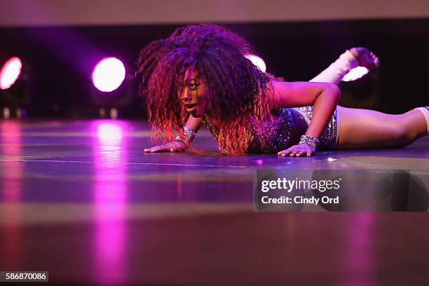 Dancing Dolls Photos And Premium High Res Pictures Getty Images