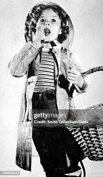 Cupped Hands Holding Photos And Premium High Res Pictures Getty Images
