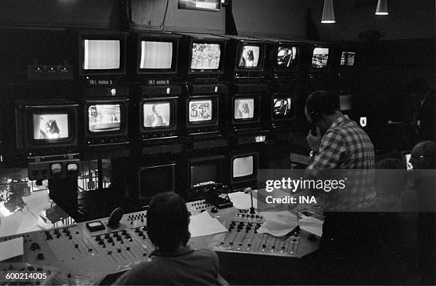 News Control Room Screens Photos and Premium High Res Pictures - Getty ... News Control Room Screens Photos and Premium High Res Pictures - Getty ...