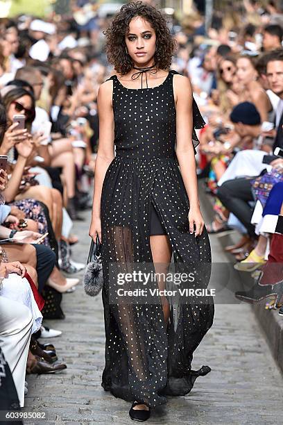 Rebecca Minkoff Runway Spring 2016 New York Fashion Week Photos And