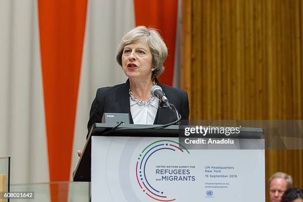 Addressing Large Movements Of Refugees Photos And Premium High Res