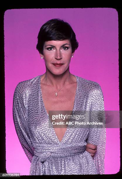 Helen Reddy Photos Photos And Premium High Res Pictures Getty Images