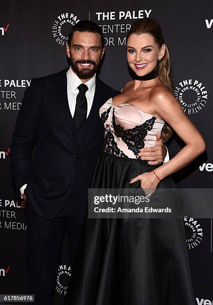 Actor Julian Gil Photos and Premium High Res Pictures - Getty Images Actor Julian Gil Photos and Premium High Res Pictures - Getty Images