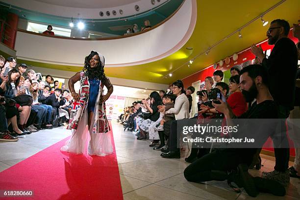 The International Dwarf Fashion Show In Tokyo Photos And Premium High