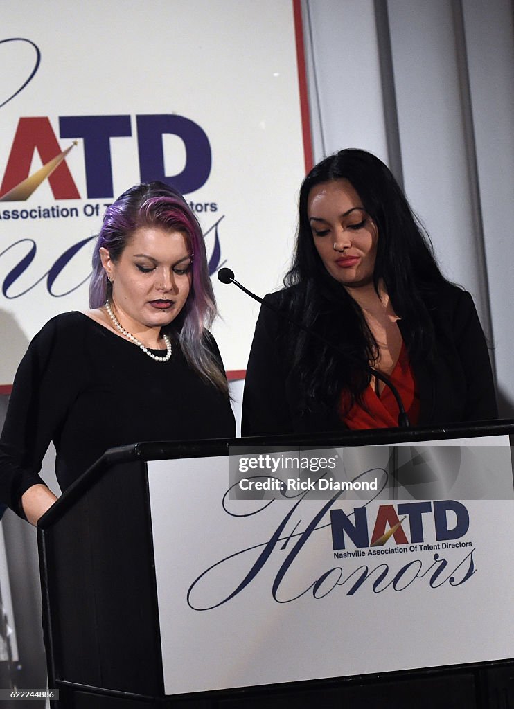 Leon Russells Daughters Coco Russell And Sugaree Noelk Accept For