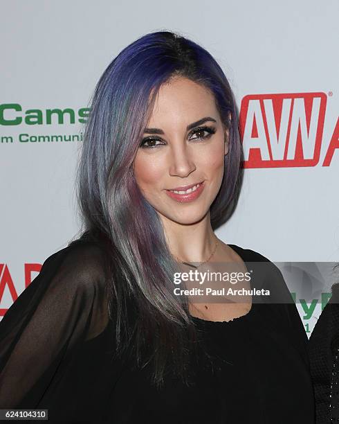 17 Jelena Jensen Fotos Und Hochauflösende Bilder Getty Images