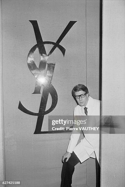 14,258 Yves Saint Laurent Fashion House Stock Photos, High-Res Pictures ... 14,258 Yves Saint Laurent Fashion House Stock Photos, High-Res Pictures ...