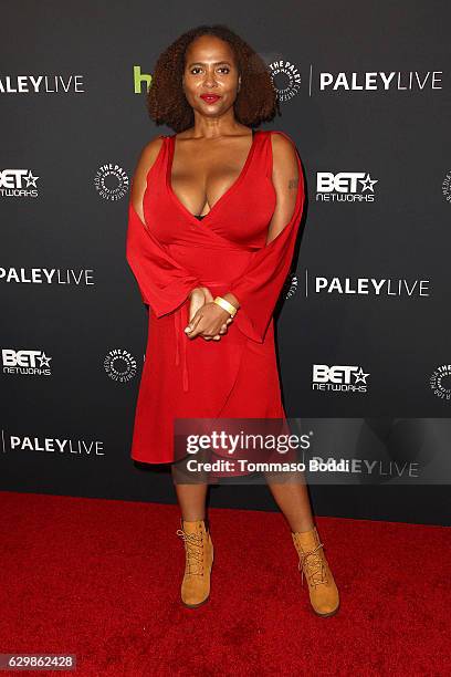 Lisa Nicole Carson Photos Photos And Premium High Res Pictures Getty Images