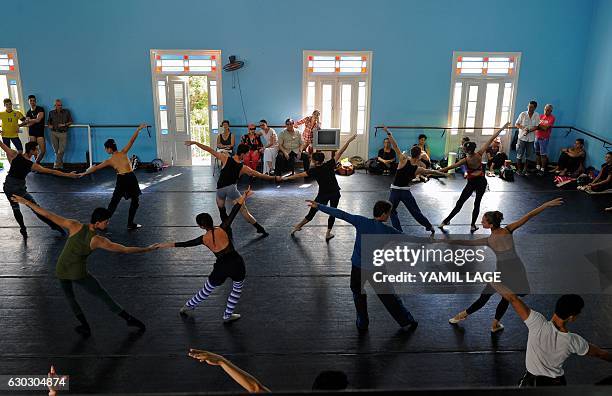 Prima Ballerina Assoluta Photos And Premium High Res Pictures Getty Images