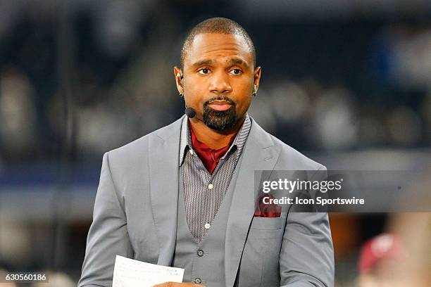 Nfl Tv Analyst Photos And Premium High Res Pictures Getty Images