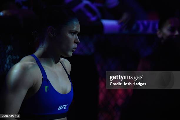Amanda Nunes Ronda Rousey Photos And Premium High Res Pictures Getty