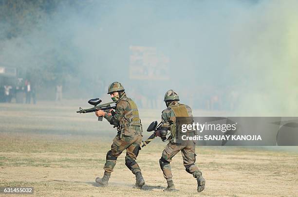 203 Know Your Army Exhibition Stock Photos, High-Res Pictures, and ... 203 Know Your Army Exhibition Stock Photos, High-Res Pictures, and ...