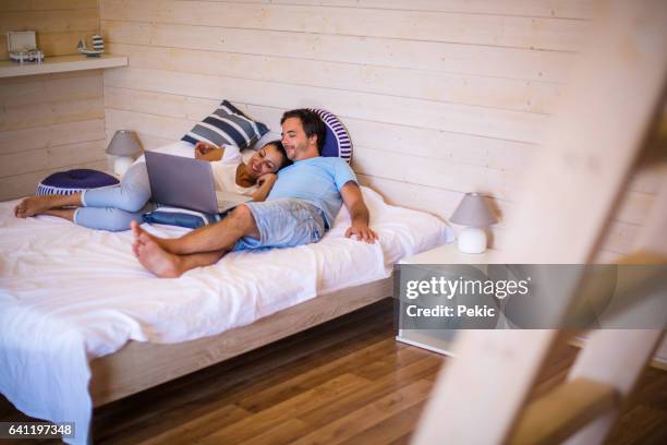 Couple In Cabin Bed Photos Et Images De Collection Getty Images