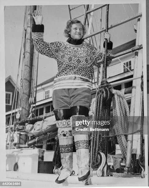 Eskimo Costume Photos And Premium High Res Pictures Getty Images