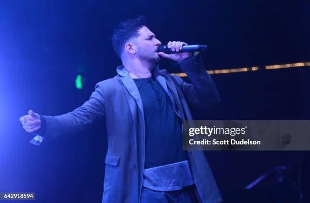 6304 Jon B Photos And High Res Pictures Getty Images