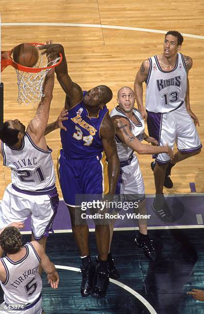 Shaquille Oneal Kings Photos And Premium High Res Pictures Getty Images