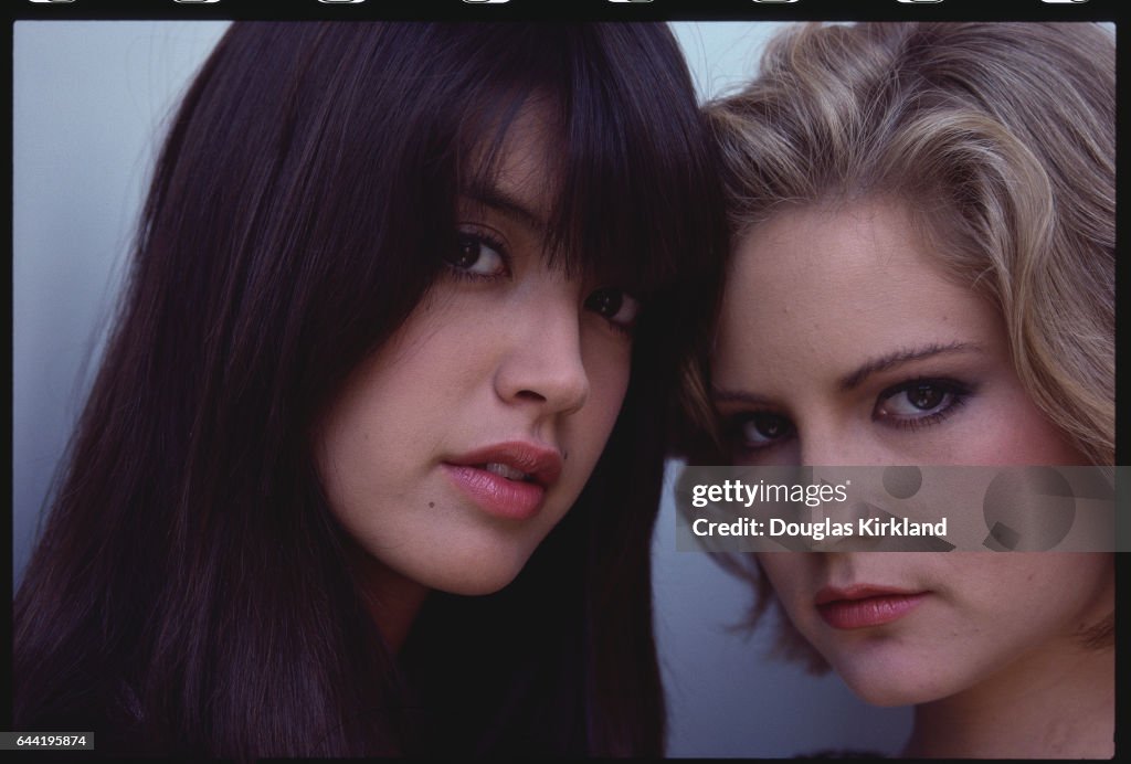 Phoebe Cates and Jennifer Jason Leigh News Photo - Getty Images Phoebe Cates and Jennifer Jason Leigh News Photo - Getty Images