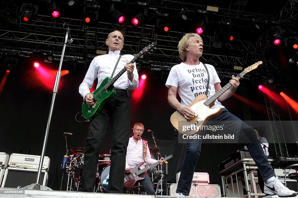 Status Quo Aquostic Stripped Bare Tourstatus Quo Sind Rick Parfitt