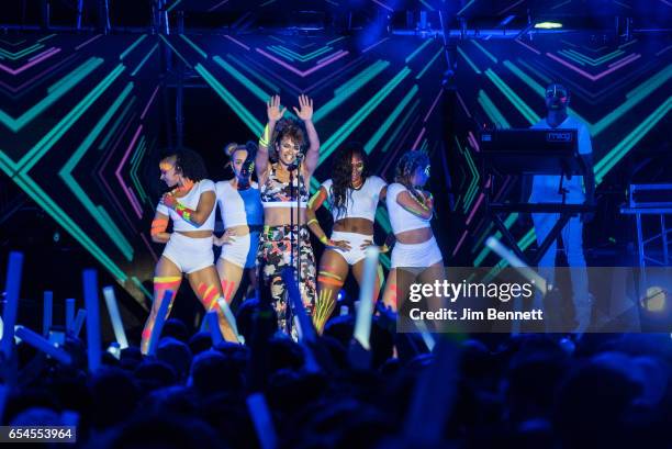 71 Starley Singer Photos And High Res Pictures Getty Images