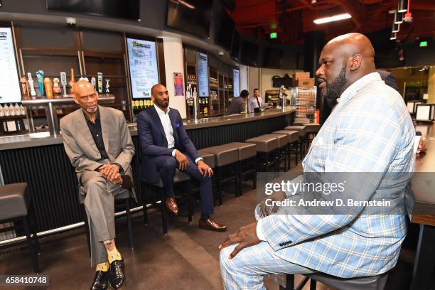 243 Statue Of Kareem Abdul Jabbar Stock Photos, High-Res Pictures, and ... 243 Statue Of Kareem Abdul Jabbar Stock Photos, High-Res Pictures, and ...