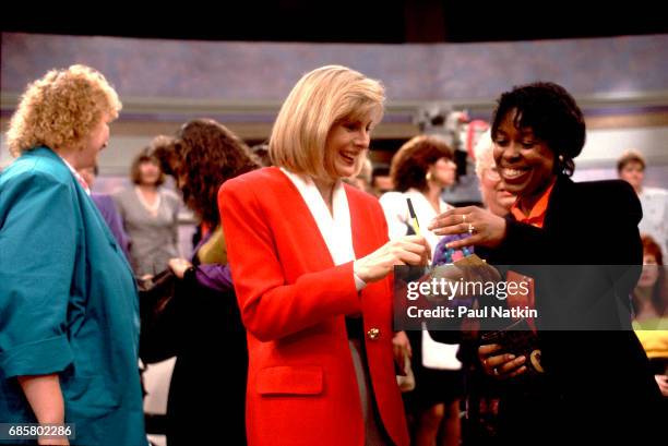 Jenny Jones Talk Show Host Photos Et Images De Collection Getty Images