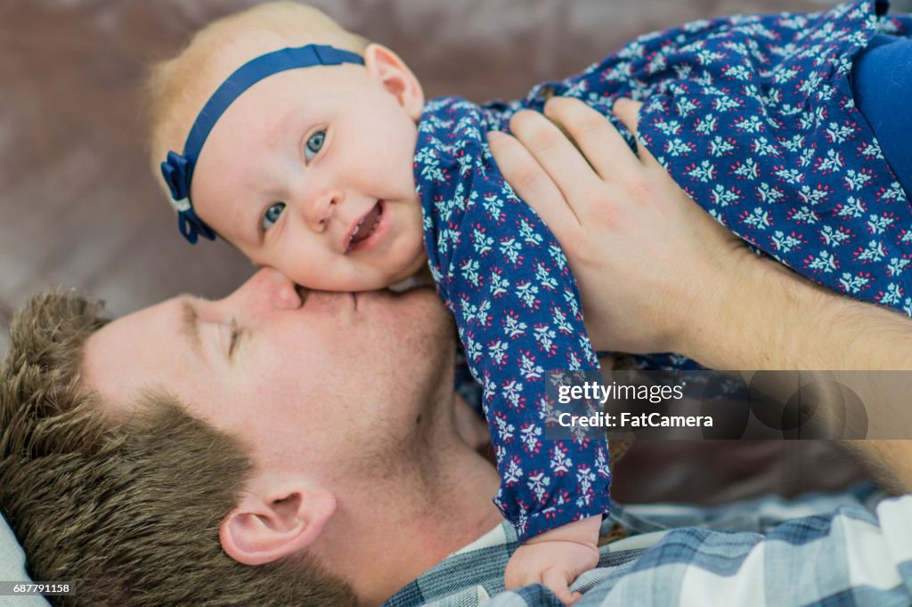 Jeune Papa Baise Sa Fille Photo Getty Images