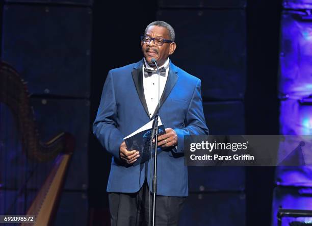 Dwight Andrews Photos and Premium High Res Pictures - Getty Images Dwight Andrews Photos and Premium High Res Pictures - Getty Images
