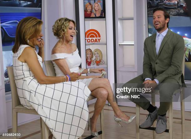 9543 Kathie Lee Ford And Hoda Kotb Photos And High Res Pictures Getty